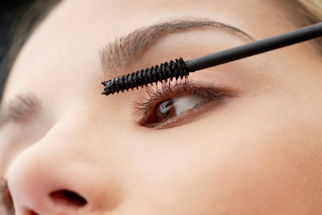 Review Các Loại Mascara Dày Mi Hiệu Quả - Silky Girl